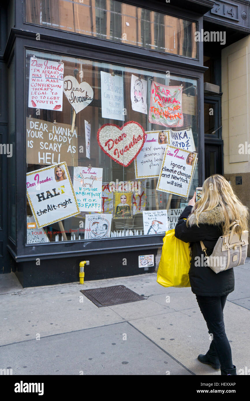 Ivanka trump art Banque de photographies et d’images à haute résolution ...