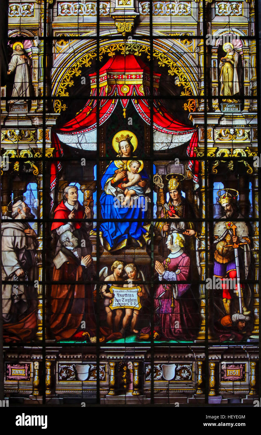 Vitrail vierge marie jesus Banque de photographies et d’images à haute ...
