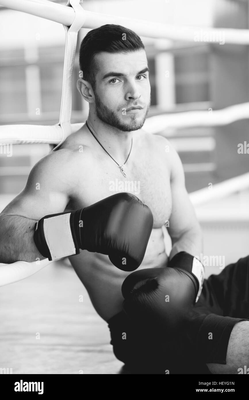 Combattant au poing Banque d'images noir et blanc - Alamy