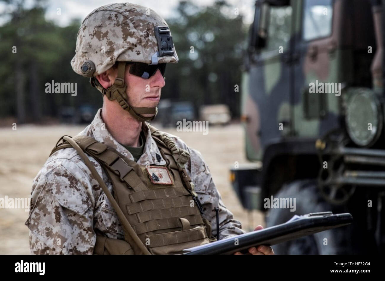 Le Sgt. Michael Daly, un instructeur d'artillerie à l'École de ...