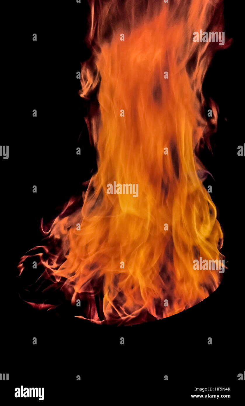 Un feu ardent Banque de photographies et d’images à haute résolution ...