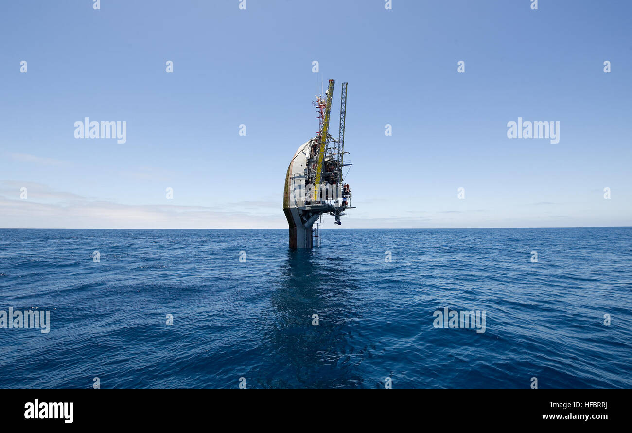 Floating instrument platform flip partially Banque de photographies et ...