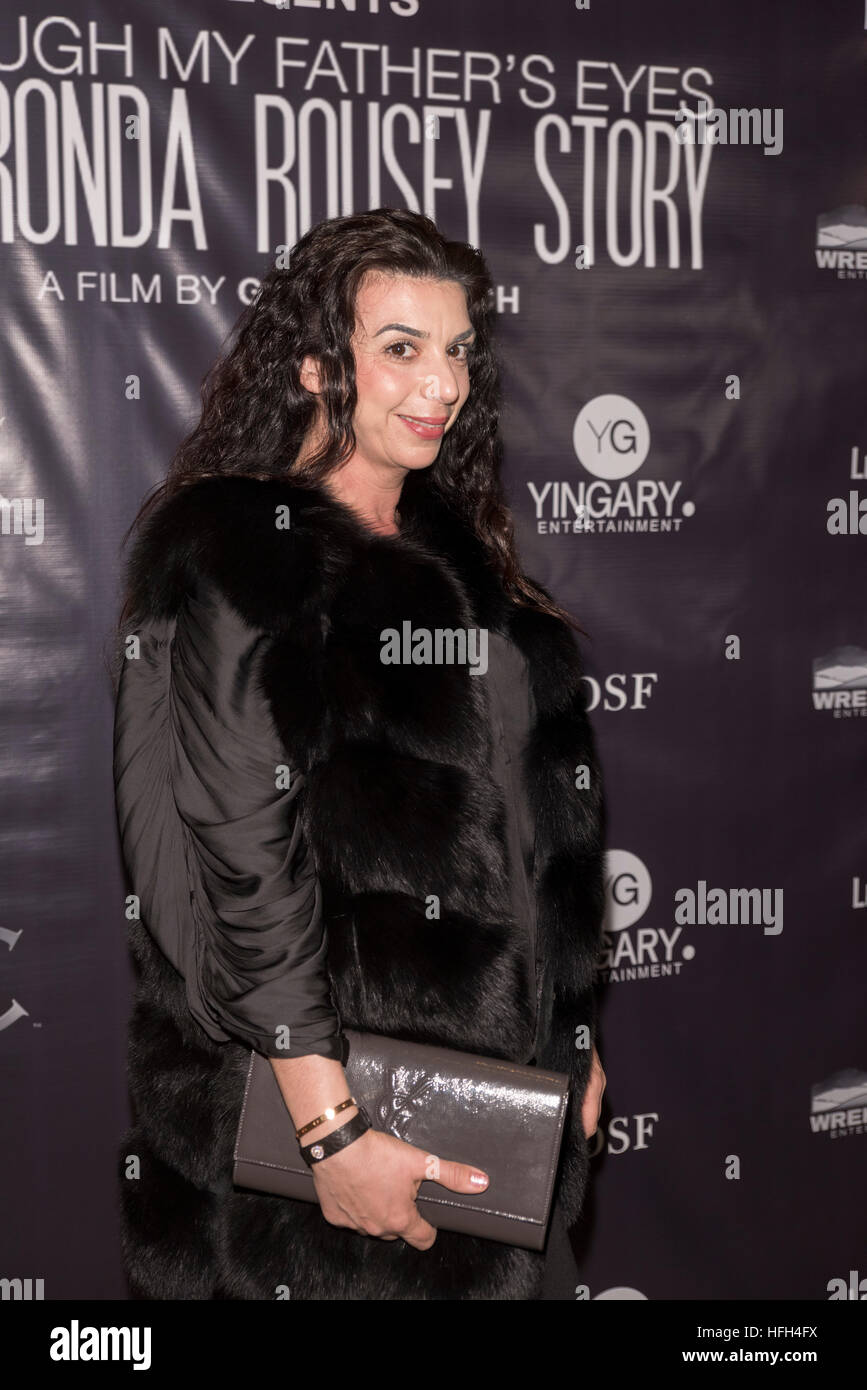 The ronda rousey story Banque de photographies et d’images à haute ...