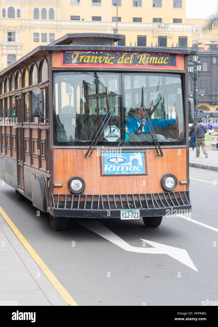 Lima bus Banque de photographies et d’images à haute résolution - Alamy