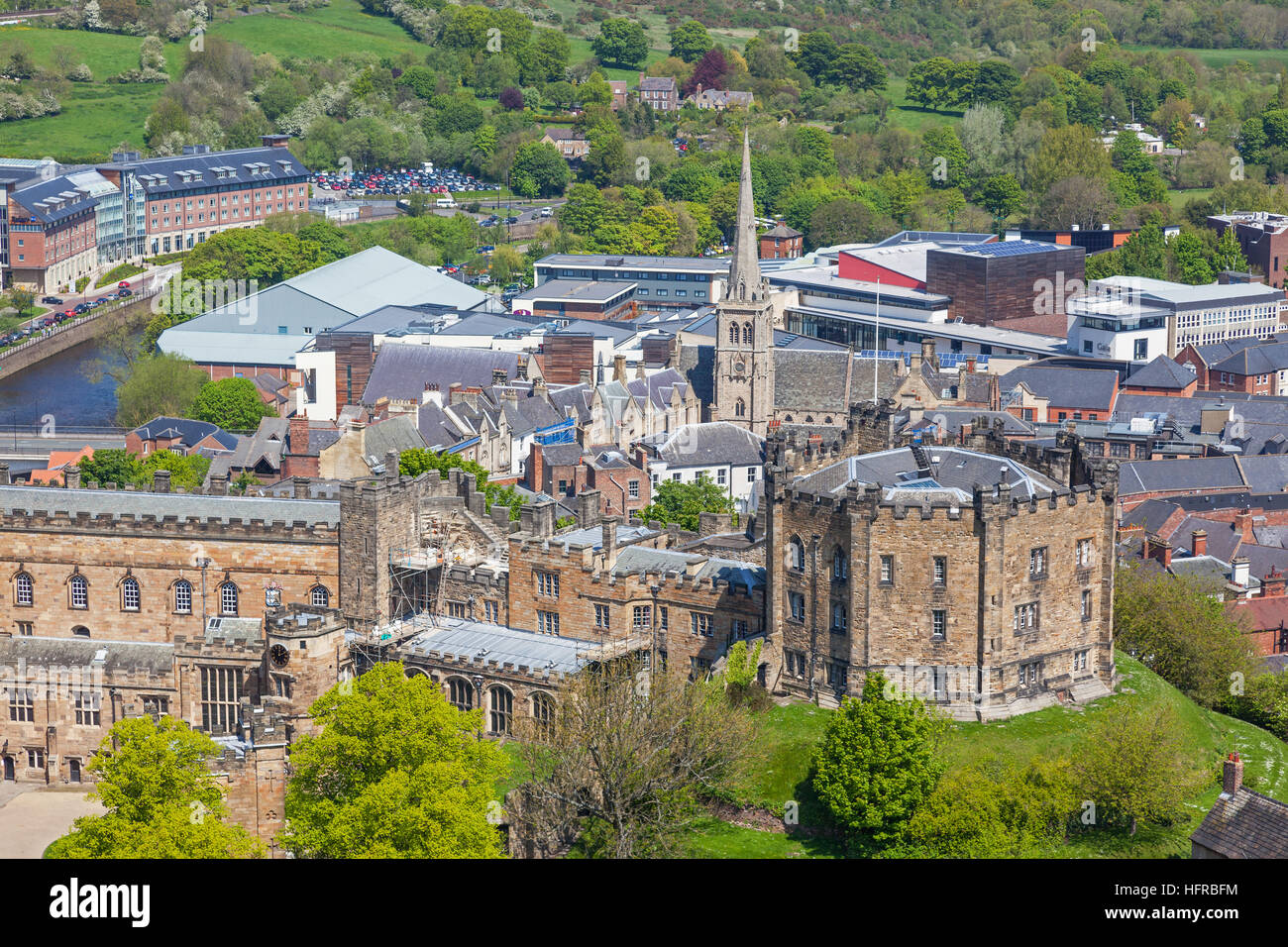 Une vue aérienne du château de Durham, un château normand dans la ville ...