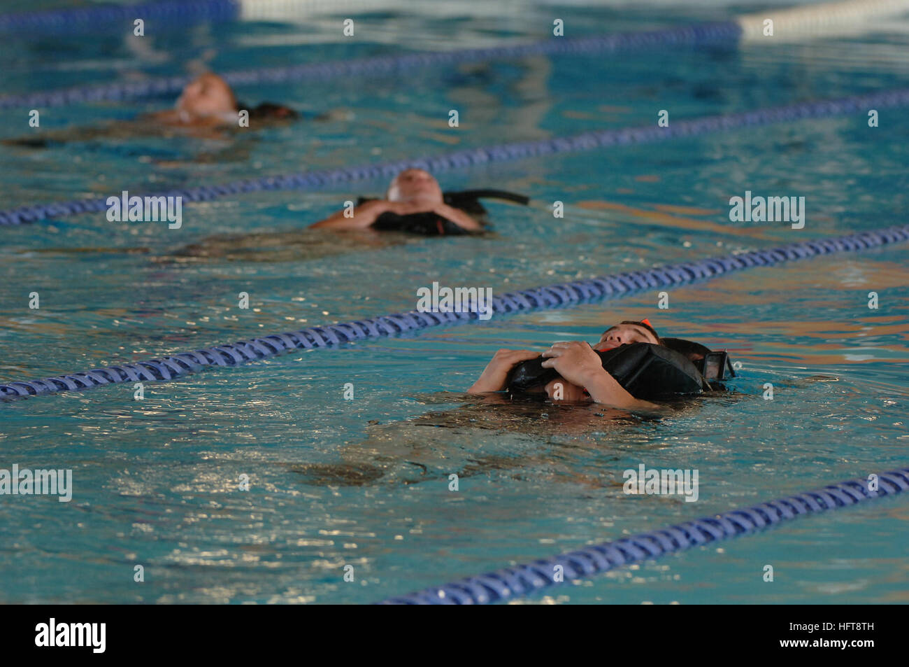 Rescue swimmer competition Banque de photographies et d’images à haute ...