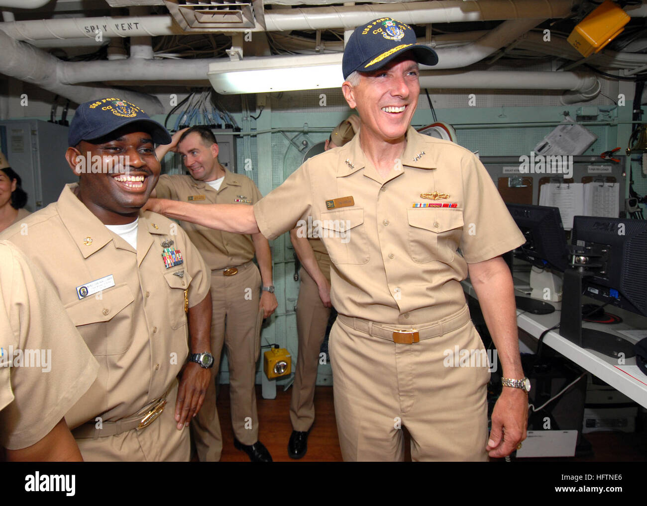 070507-N-4965F-006 PEARL HARBOR, Hawaii (7 mai 2007) - Commandant de la ...