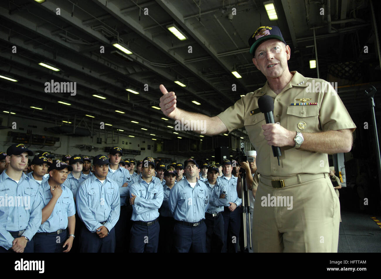 050831-N-3136P-023 Yokosuka, Japon (Août 31, 2005) - Chef du personnel ...