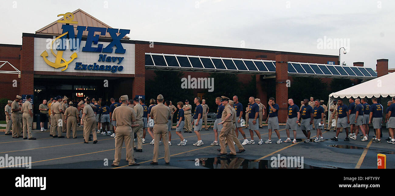 Oceana navy exchange nex Banque de photographies et d’images à haute ...