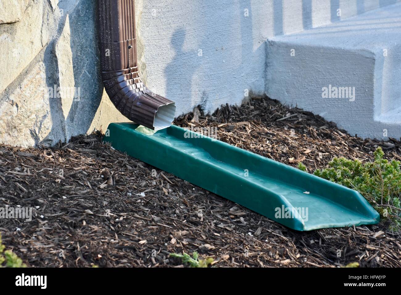 Water pan gutter Banque de photographies et d’images à haute résolution ...