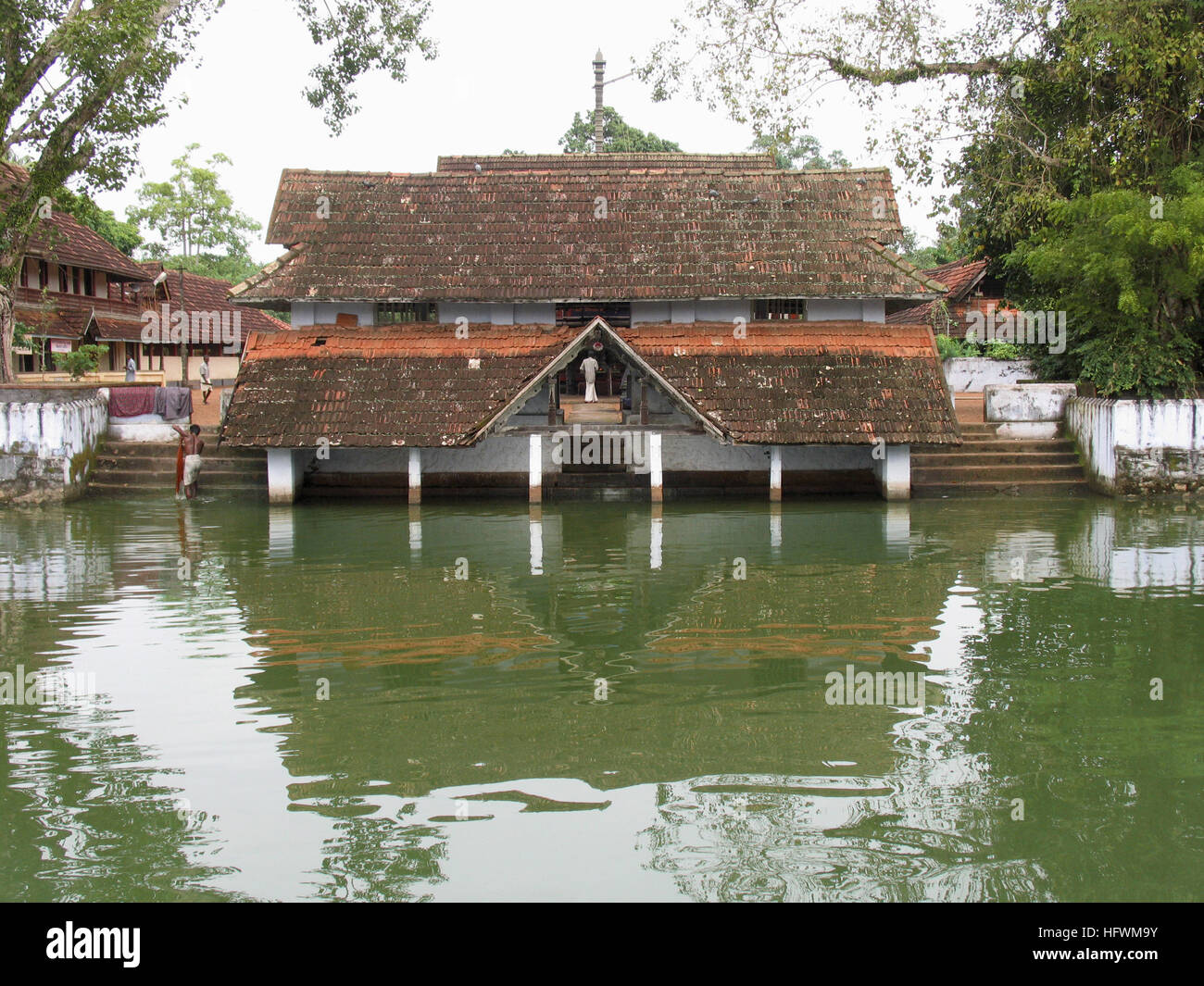 Temple inde kerala pond Banque de photographies et d’images à haute ...