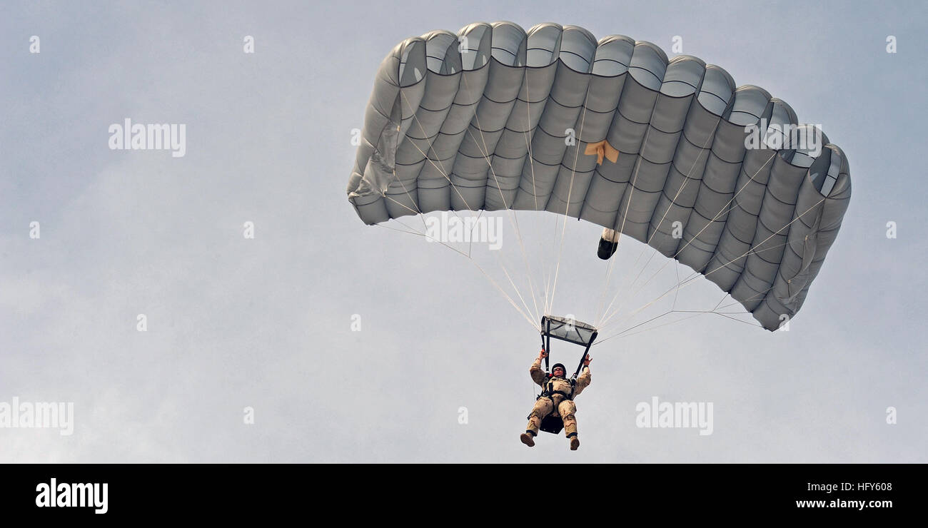 Parachute mt 2x Banque de photographies et d’images à haute résolution ...
