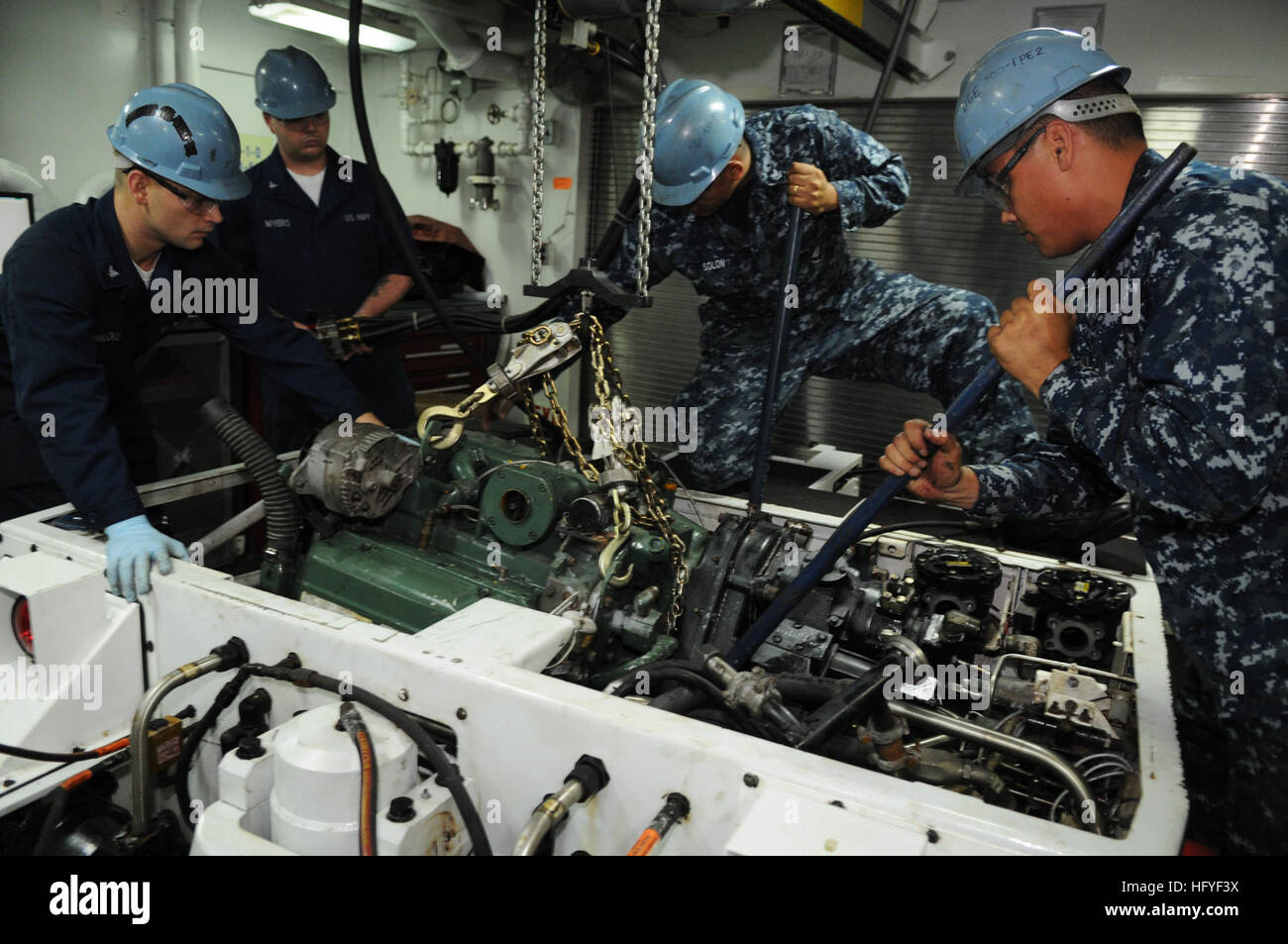 Us navy flight deck tractor Banque de photographies et d’images à haute ...
