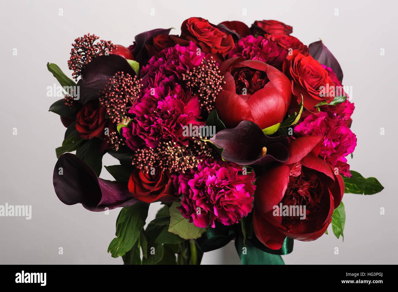 Red peonies Banque de photographies et d’images à haute résolution - Alamy