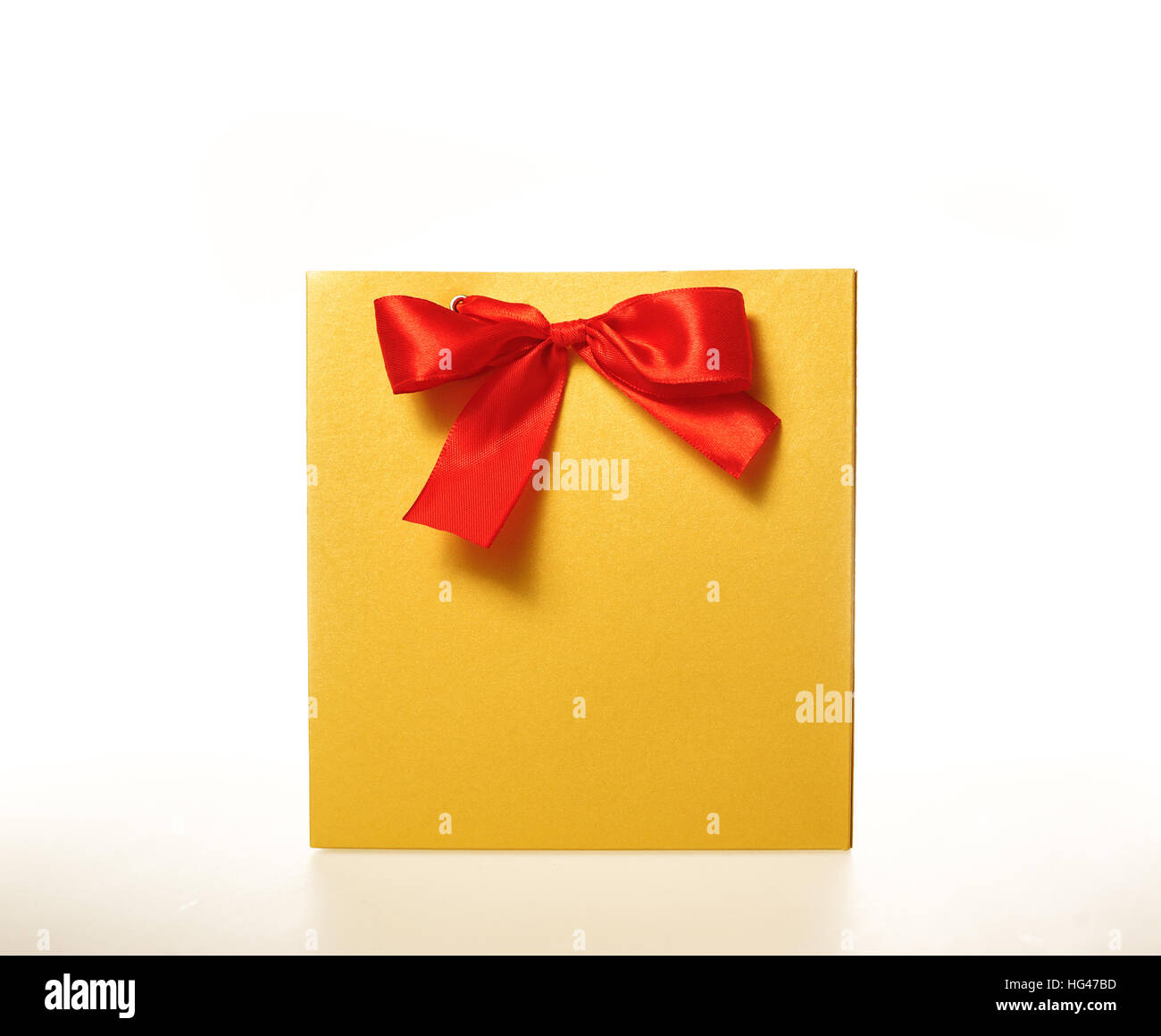 Boite cadeaux avec ruban rouge petite Banque de photographies et d ...