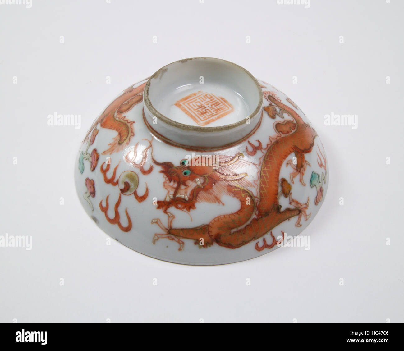 Couvercle en porcelaine chinoise antique peint en fer rouge, overglaze ...