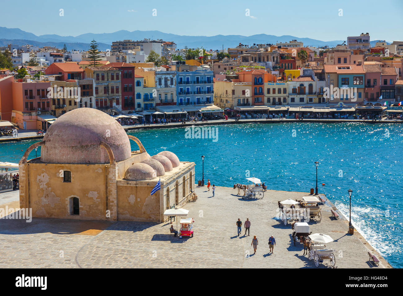 Chania, Crete - 25 Maj, 2016 : Vue aérienne du vieux port de Chania ...