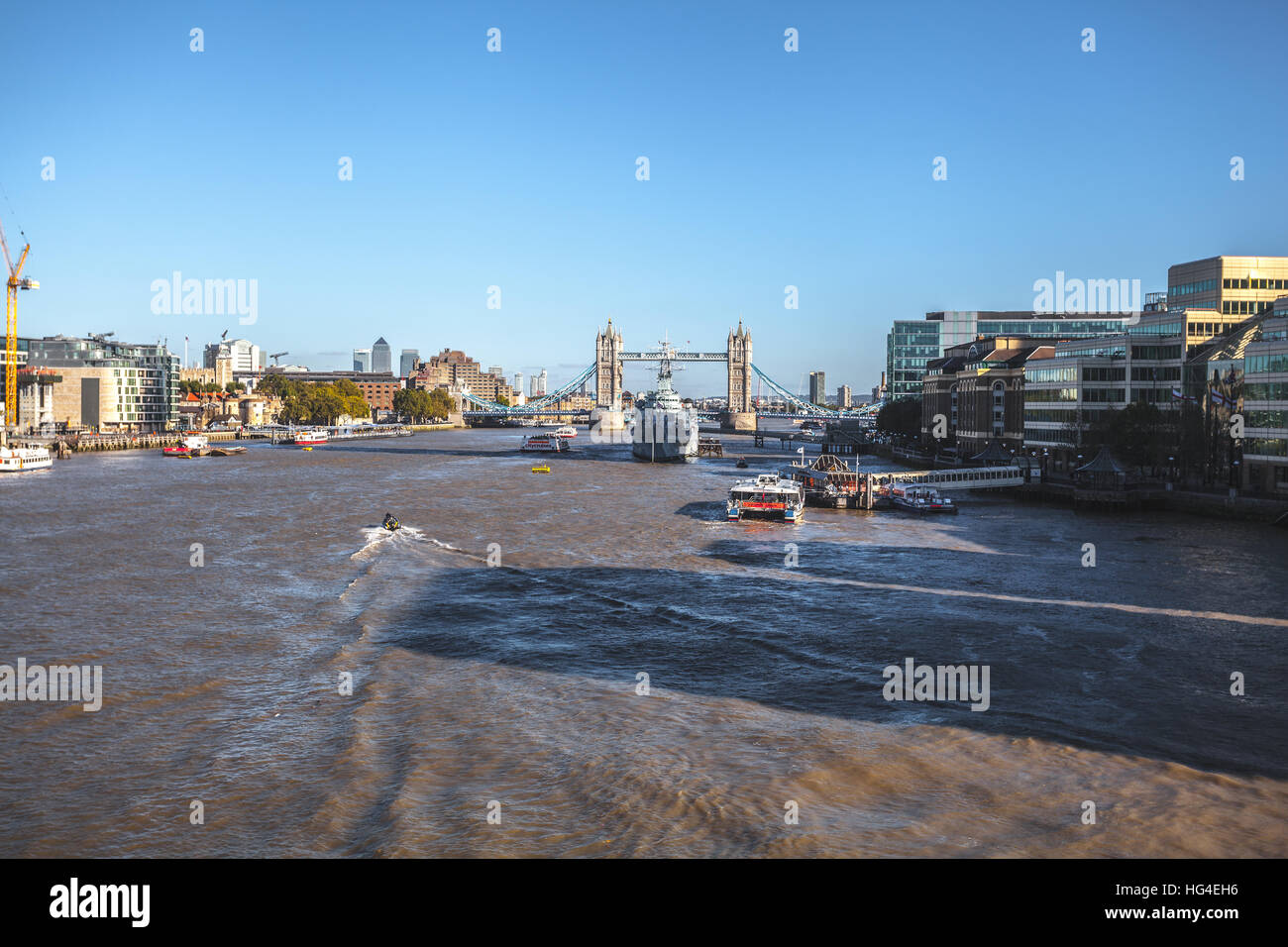 Tower bridge avec la tamise Banque de photographies et d’images à haute ...