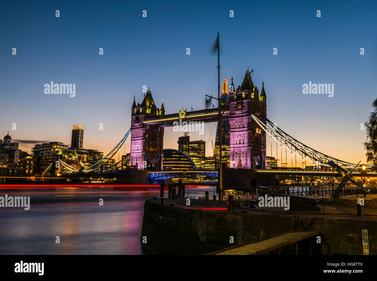 Ponts Pont Londres Veilleuses Banque d'image et photos - Alamy