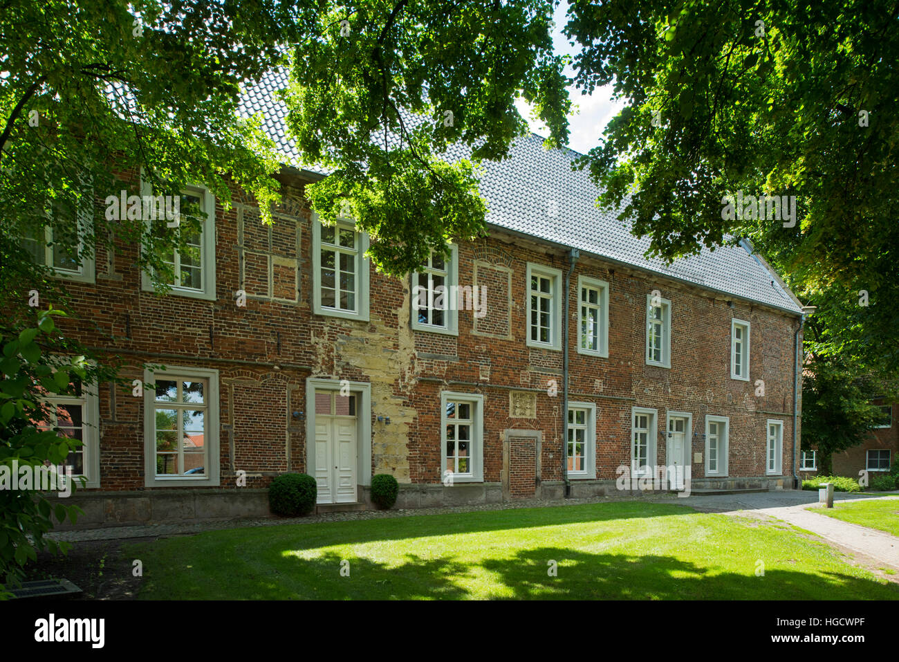 Burg haus Banque de photographies et d’images à haute résolution - Alamy