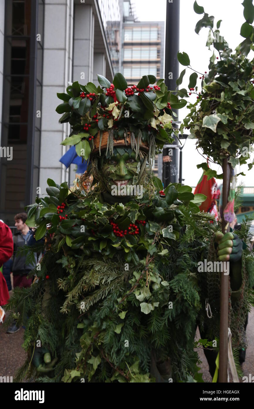 Londres, Royaume-Uni. 8 janvier, 2017. La Mummers Bankside célébrer la ...