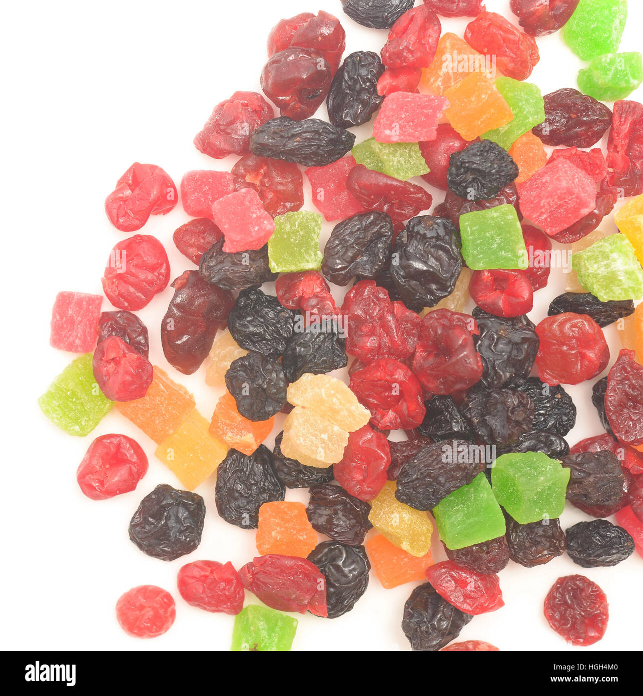 Fruits secs et confits de fruits rouges isolé sur fond blanc Photo ...