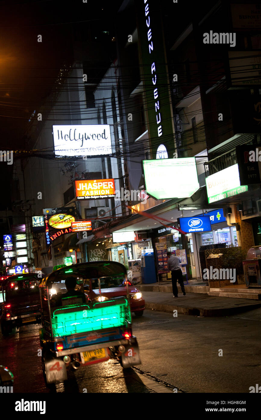 Sukhumvit soi 11 Banque de photographies et d’images à haute résolution - Alamy