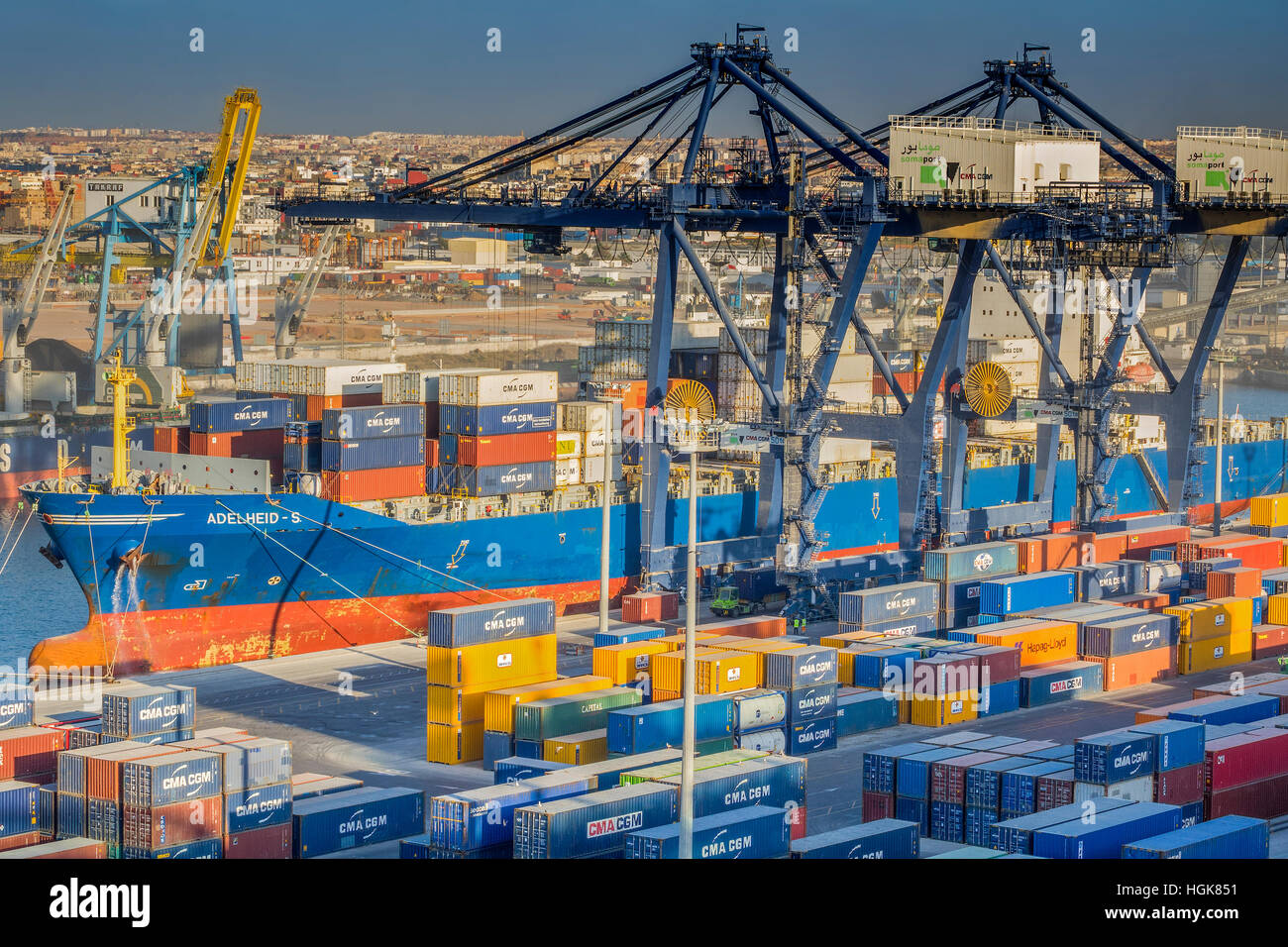 Le chargement des navires à conteneurs Port de Casablanca Maroc Photo ...