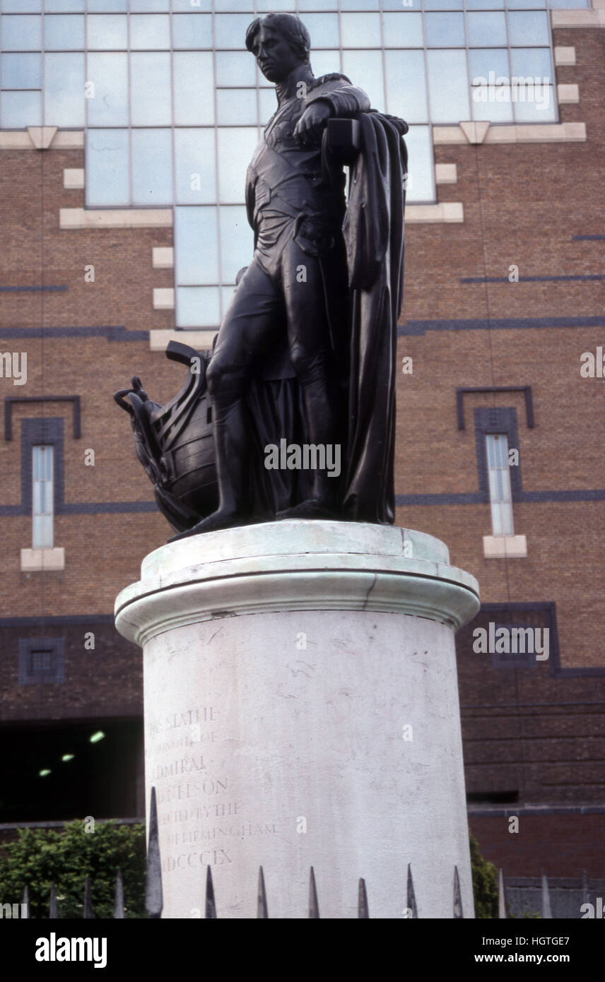 Nelson statue birmingham Banque de photographies et d’images à haute ...
