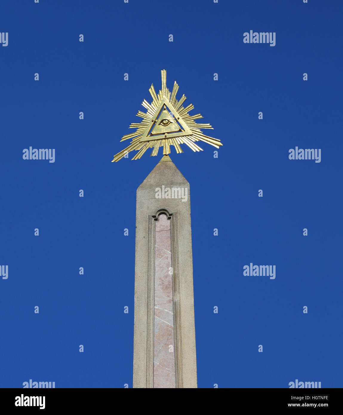 Le symbole de la trinité avec un triangle de la Providence et de l'Œil ...