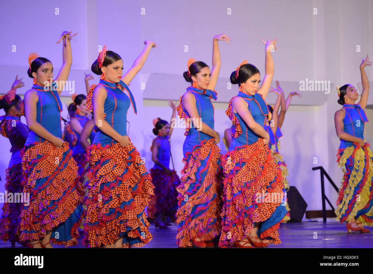 Robes orientales Banque de photographies et d’images à haute résolution ...