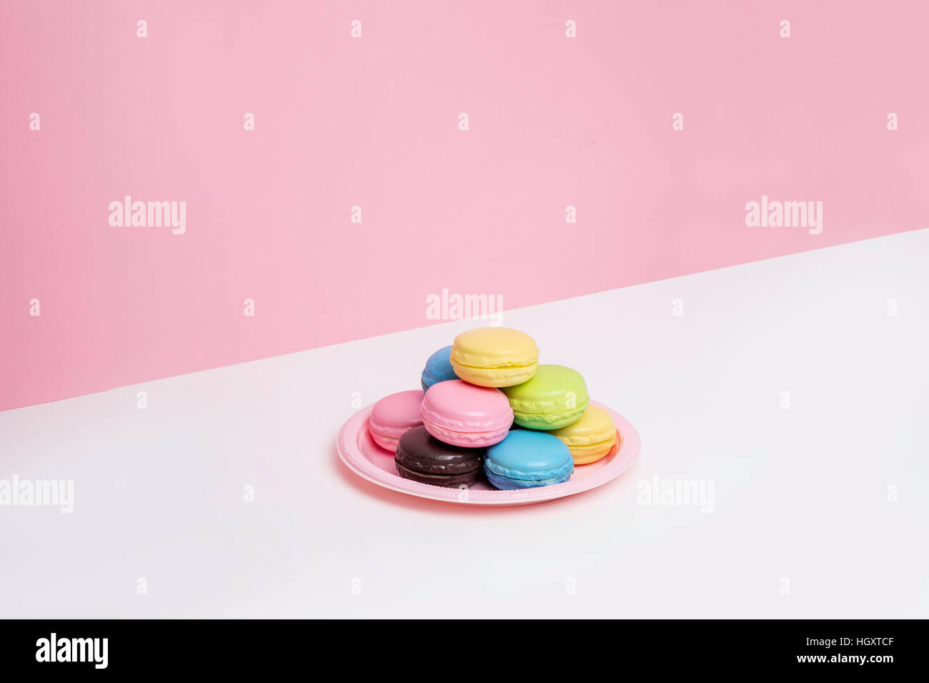 Macarons colores Banque de photographies et d’images à haute résolution ...