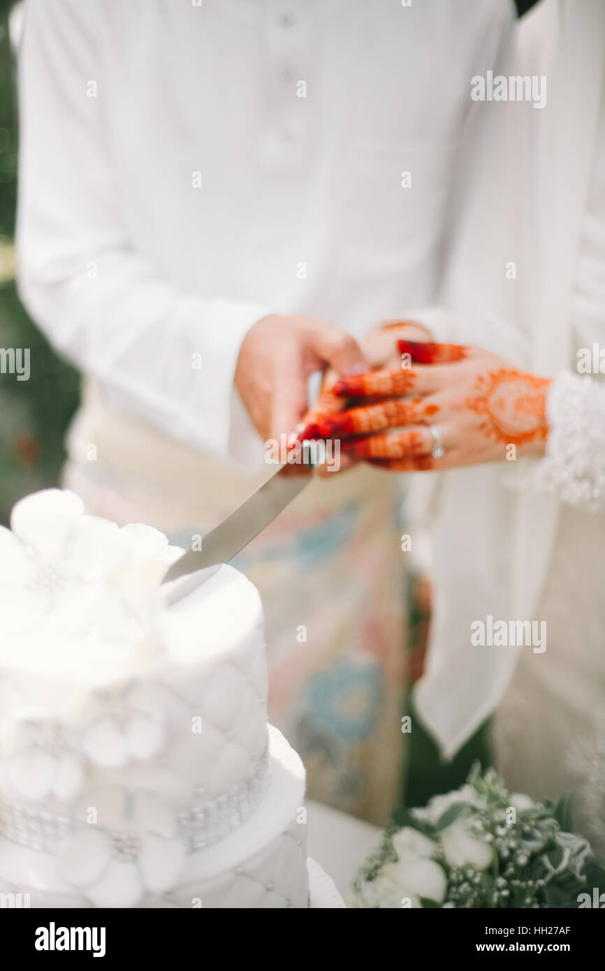 Gâteau de coupe Banque de photographies et d’images à haute résolution ...