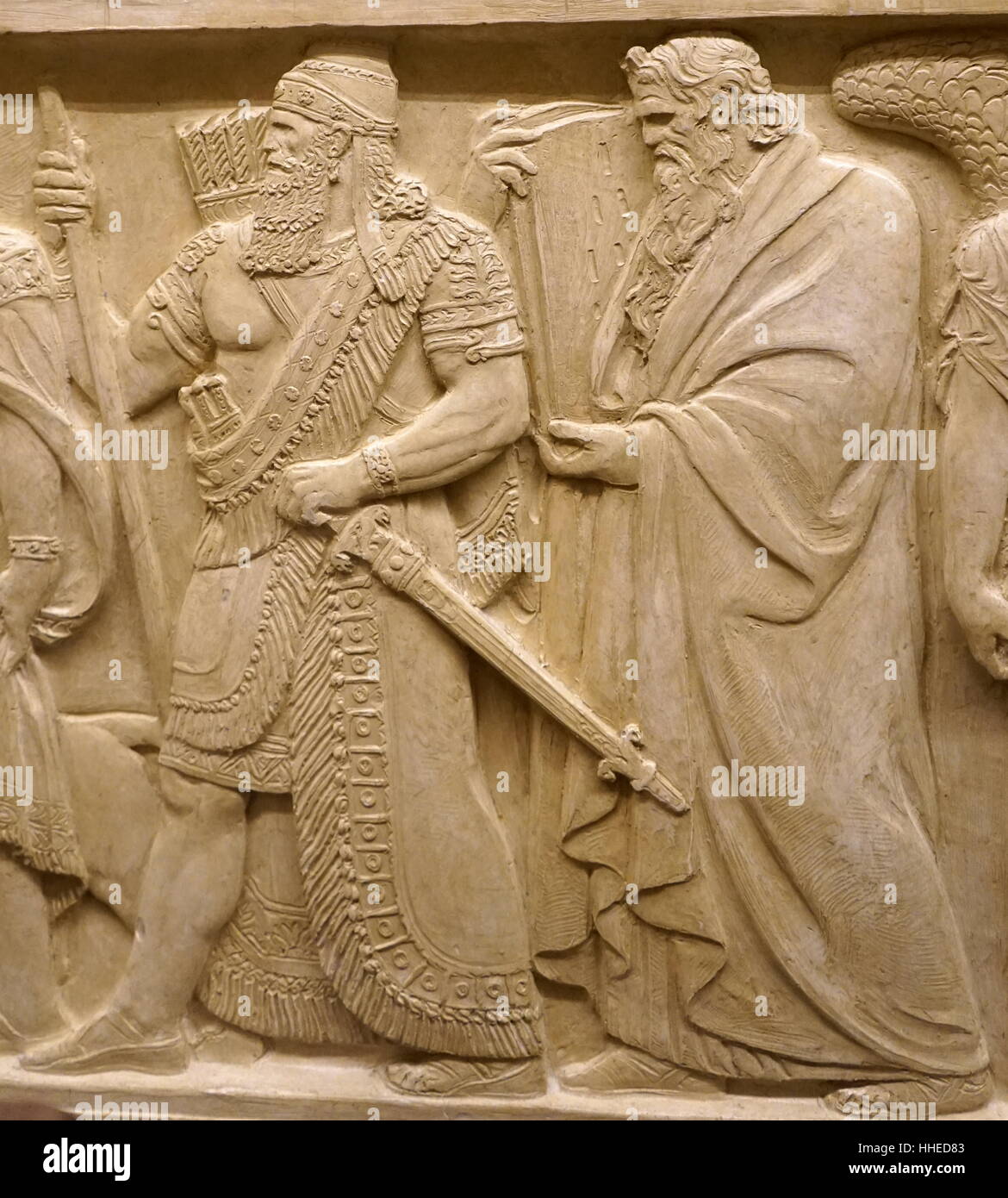 Relief représentant souverain babylonien Hammourabi en regard de ...