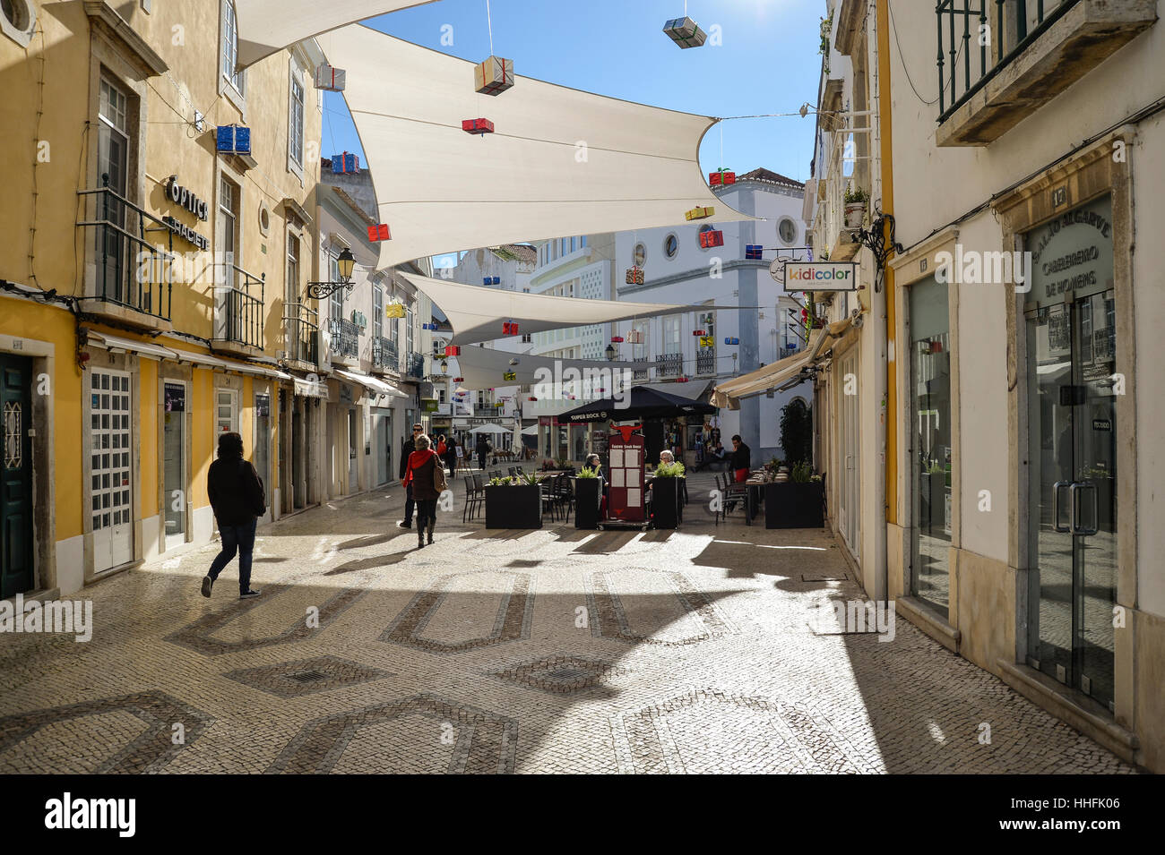 Le centre-ville de Faro shopping Photo Stock - Alamy