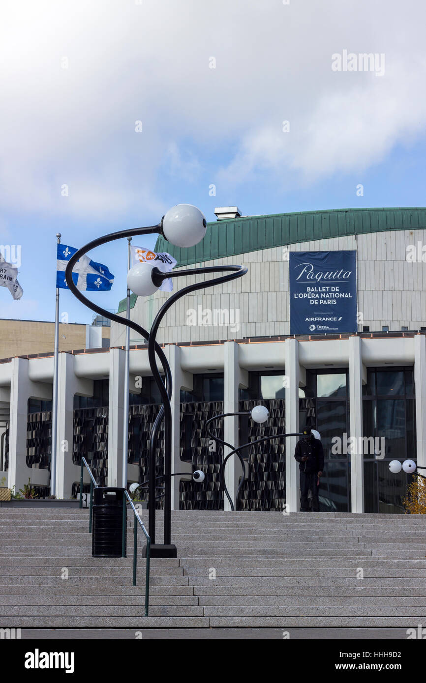 Montréal, Canada - Vue de la Place des Arts et l'Opéra de Montréal qui ...