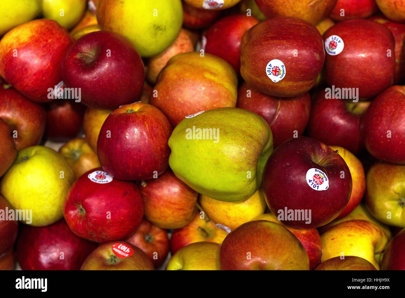 Pommes avec rouge jaune et vert Banque de photographies et d’images à ...