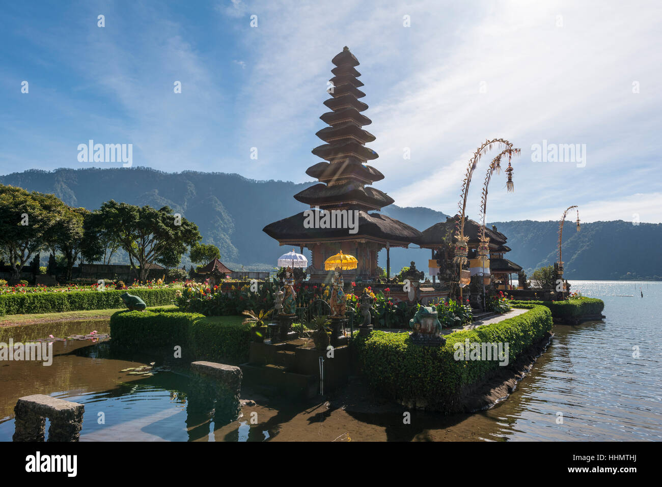 Temple pura ulun danu bratan lac bratan Banque de photographies et d ...