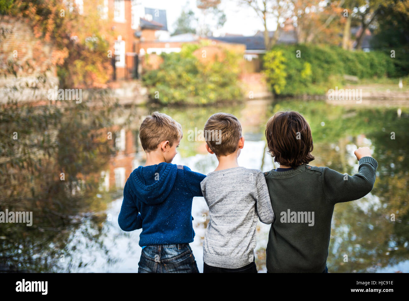 Jeunes Garçons Banque d'image et photos - Alamy