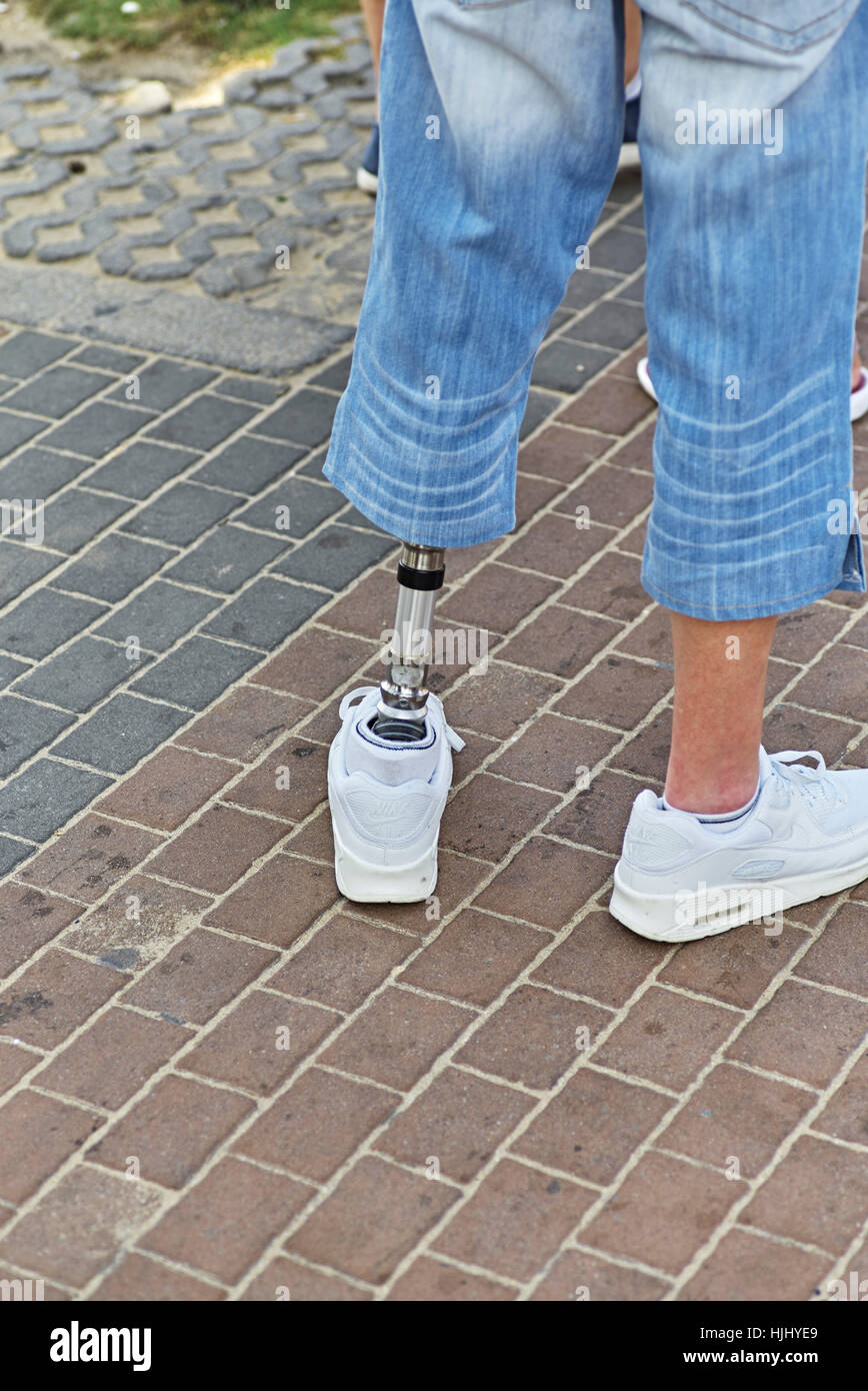 Leg amputee Banque de photographies et d’images à haute résolution - Alamy