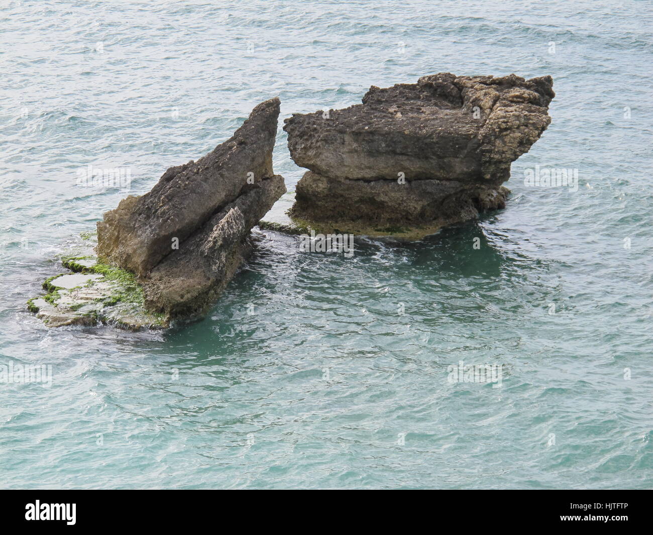 Rochers de la mer Banque de photographies et d’images à haute ...