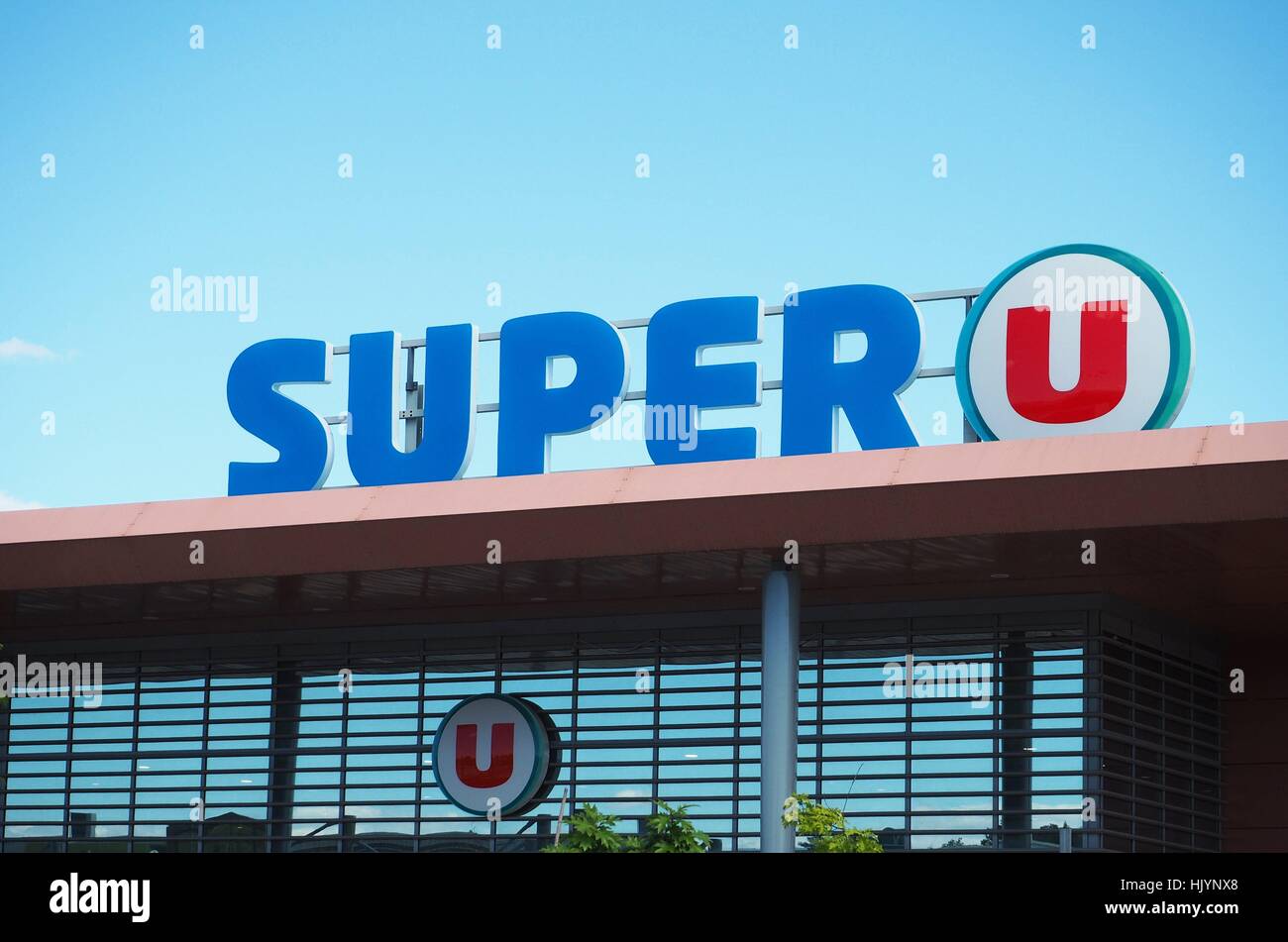 Super u supermarket sign Banque de photographies et d’images à haute ...