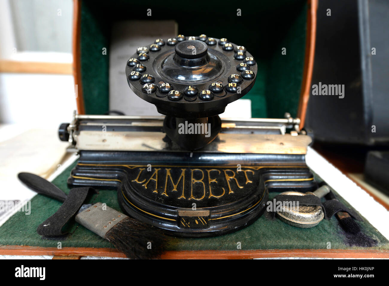 Vieille machine à écrire lambert Banque de photographies et d’images à ...