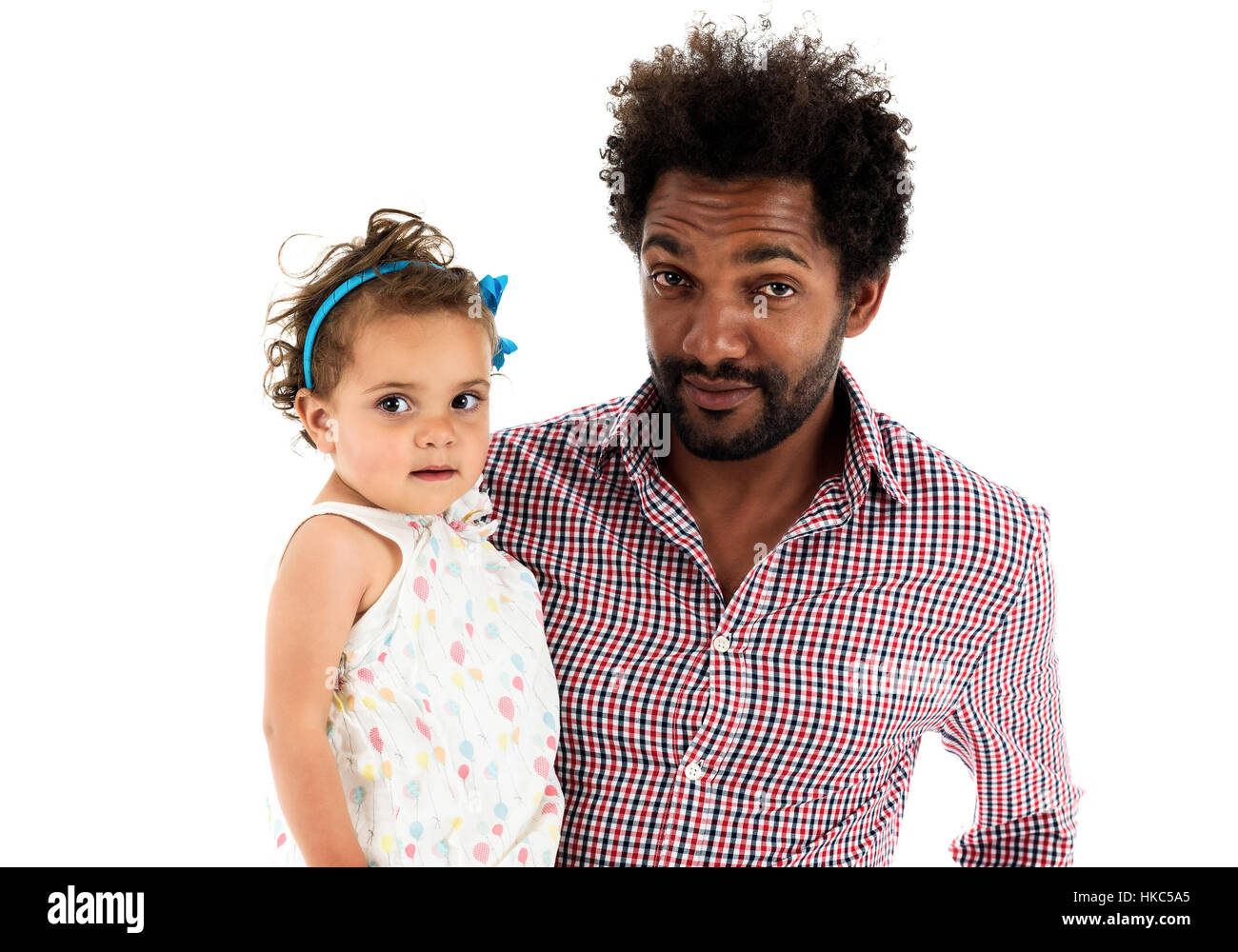 African American père et fille mulâtre ensemble isolé sur fond blanc ...