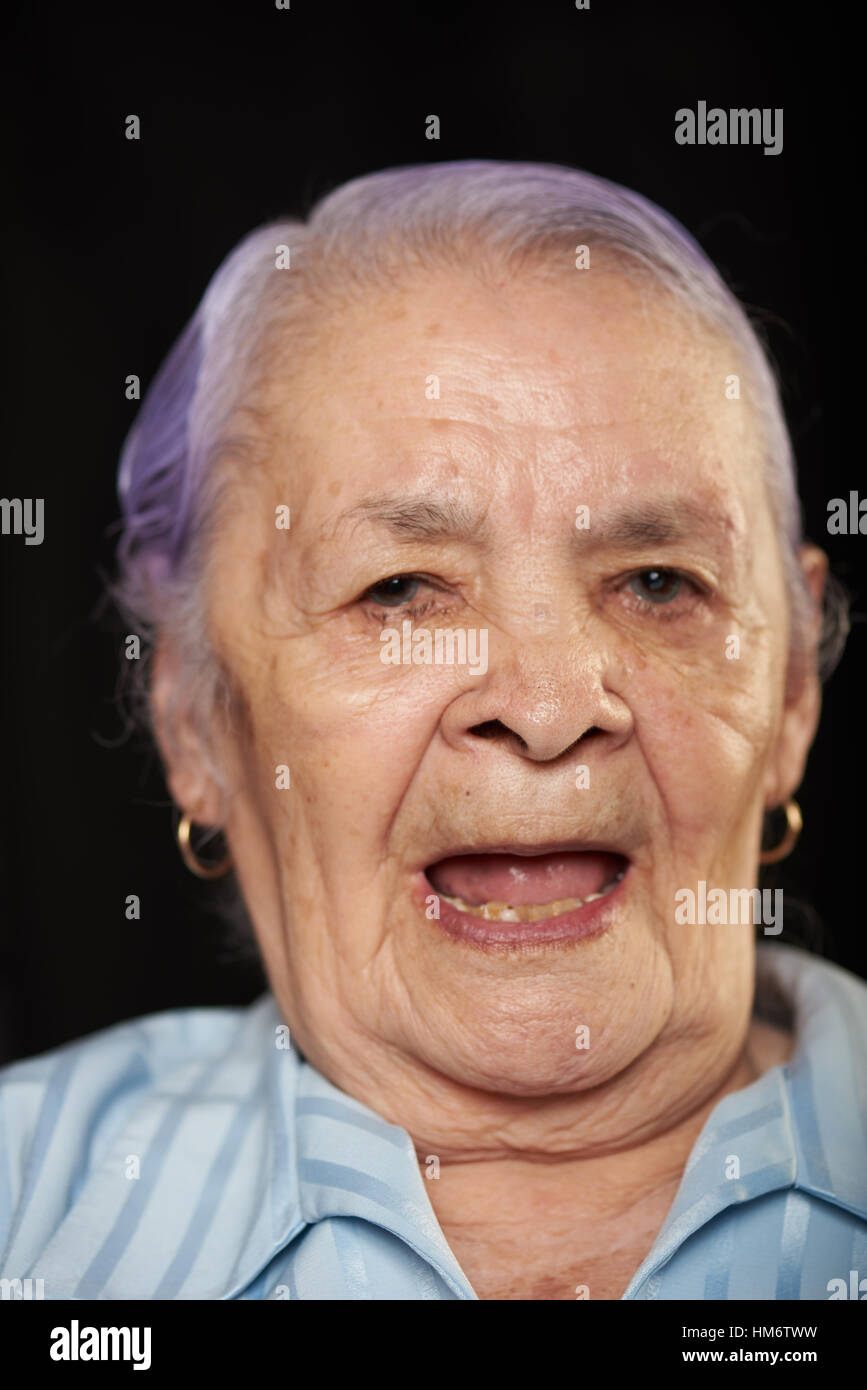Granny old pensioner elderly Banque de photographies et d’images à haute résolution - Alamy