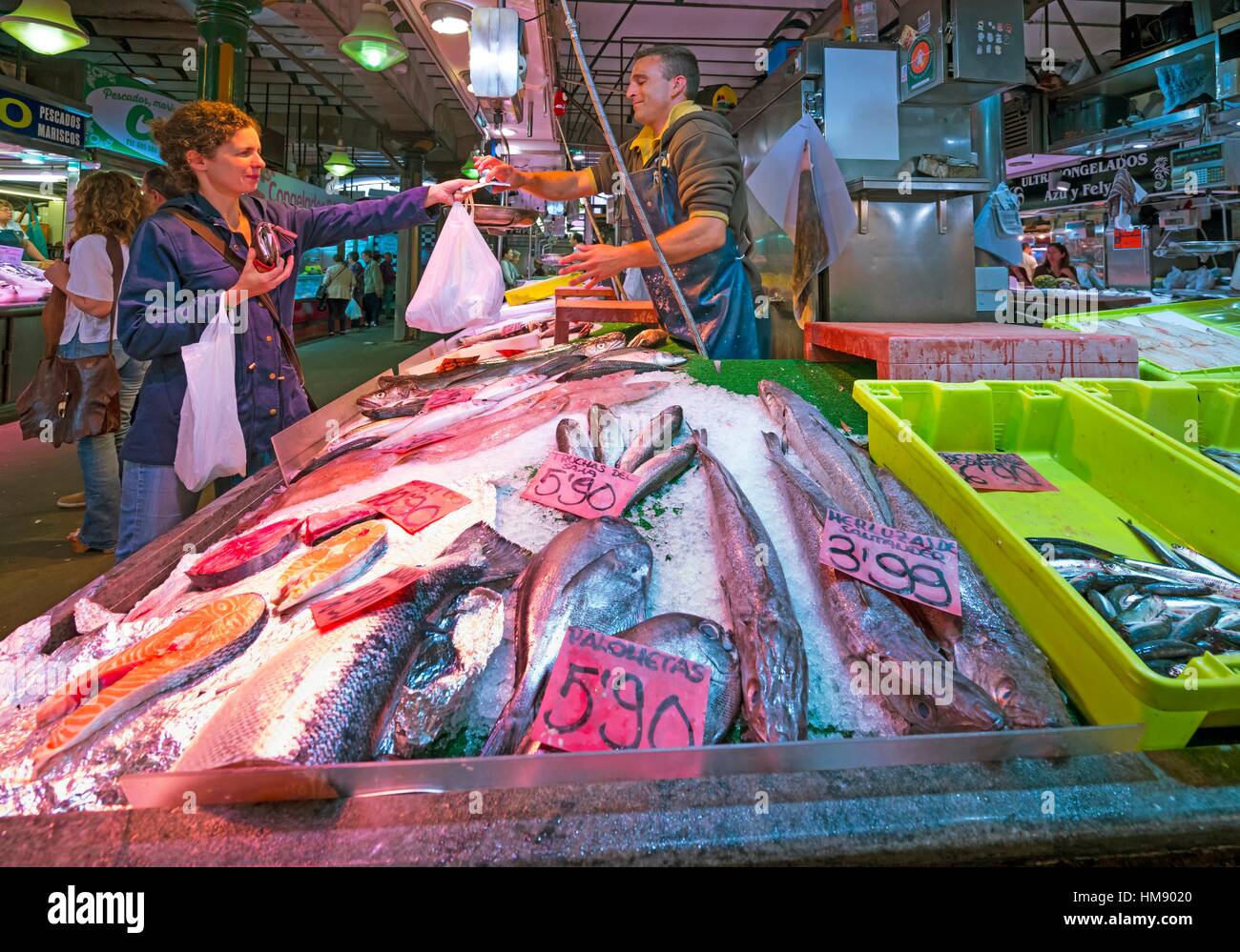 Marché aux poissons de santander Banque de photographies et d’images à ...