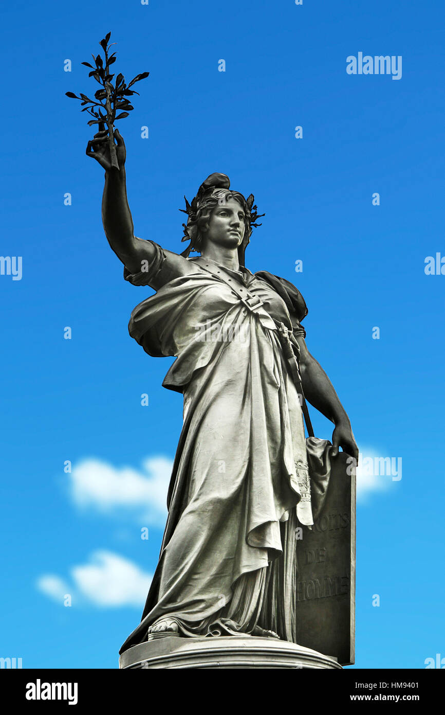 France, Paris. Place de la République. Statue de la République Photo ...