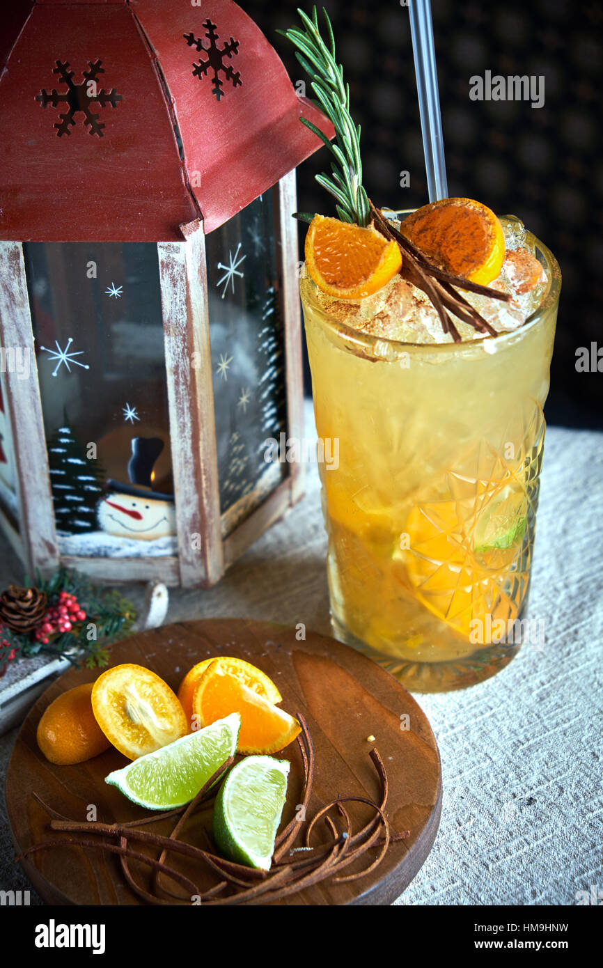 Cocktail sans alcool aux fruits rouges Photo Stock - Alamy