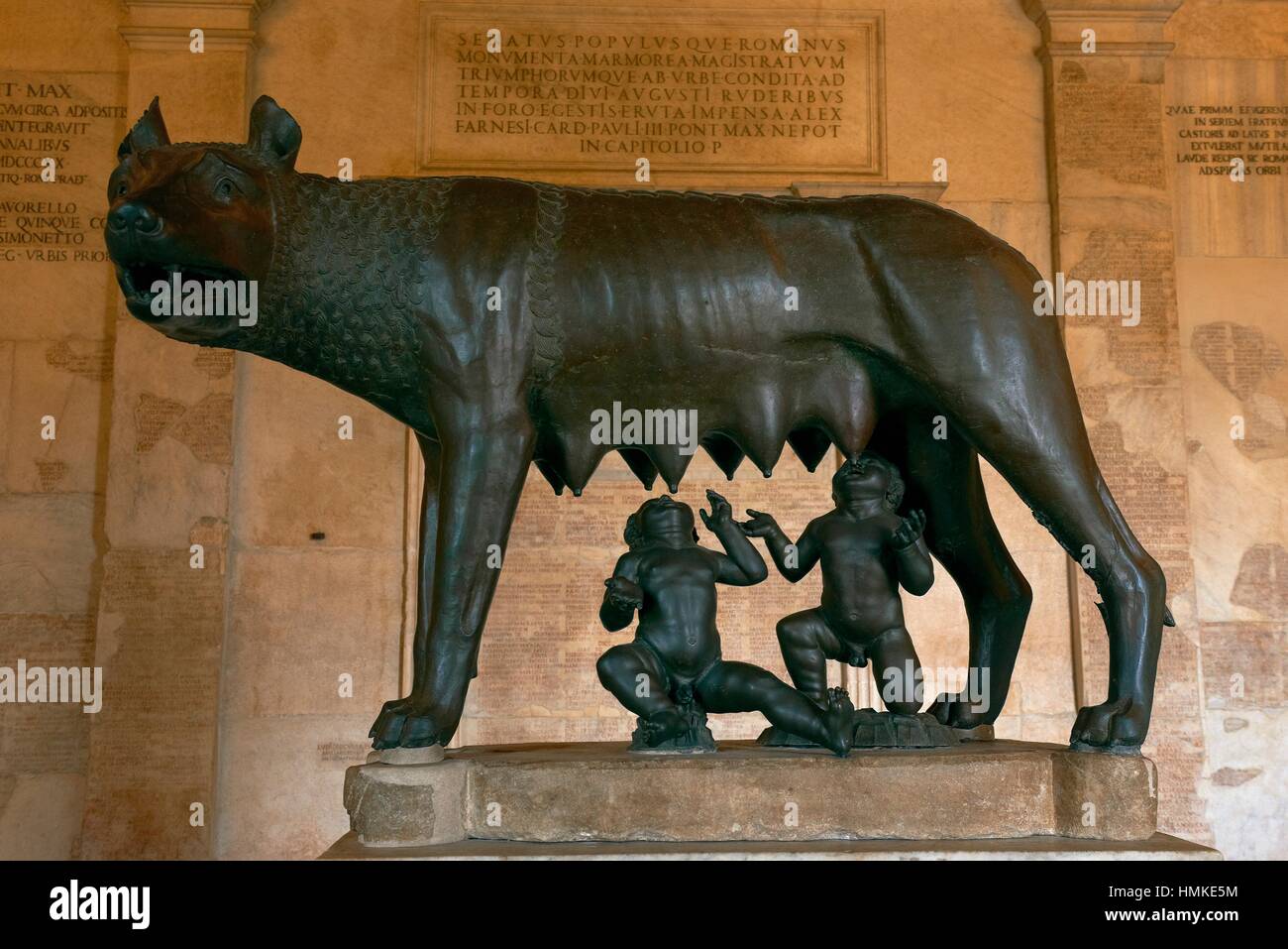 Statue de louve romaine Banque de photographies et d’images à haute ...