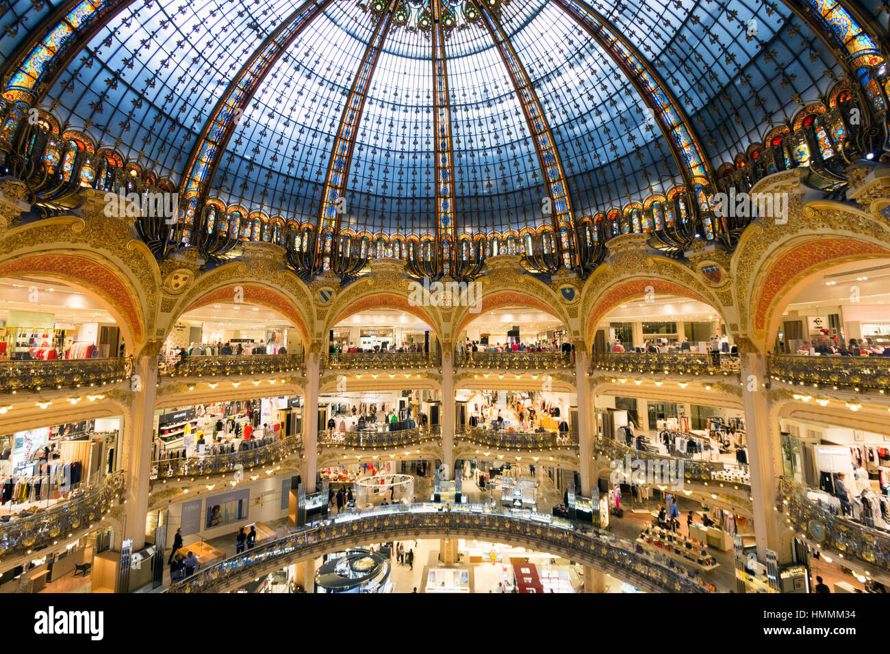 Ceiling galeries lafayette paris france Banque de photographies et d ...